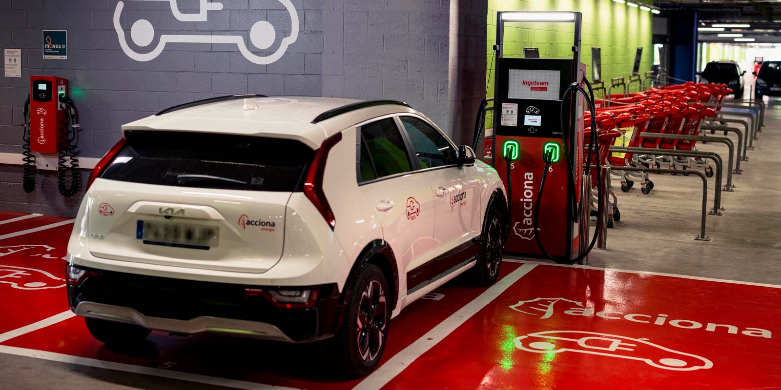 ACCIONA Energía and URW partner to install charging points in shopping ...