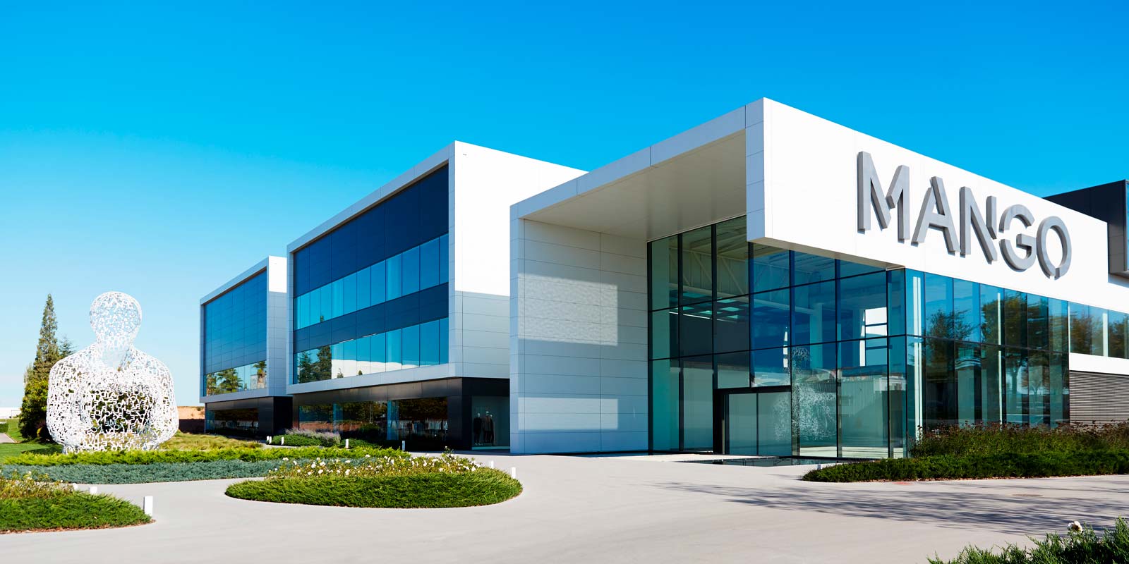 Mango selects ACCIONA Energía to supply 100% renewable energy for 10 years